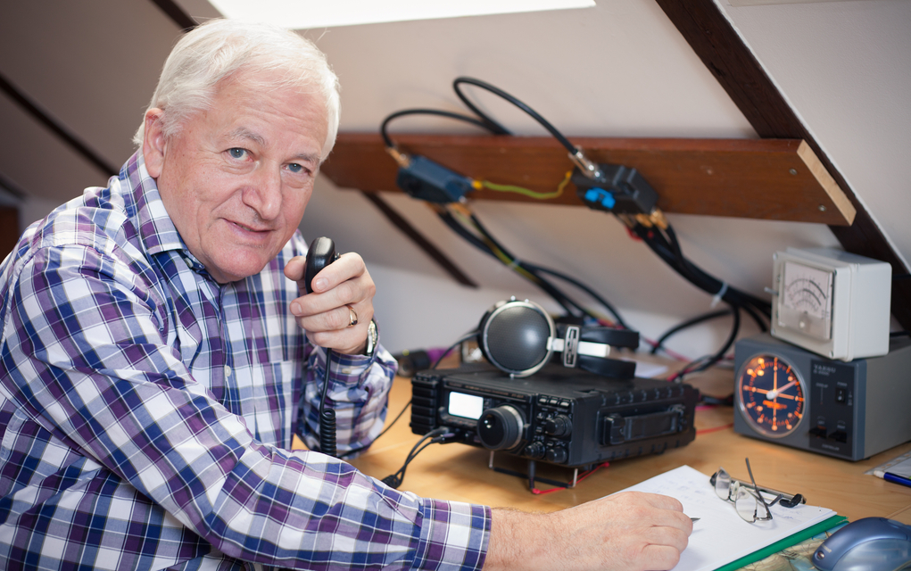 Determined Man Contacts the Space Station With a HAM Radio - Given Us
